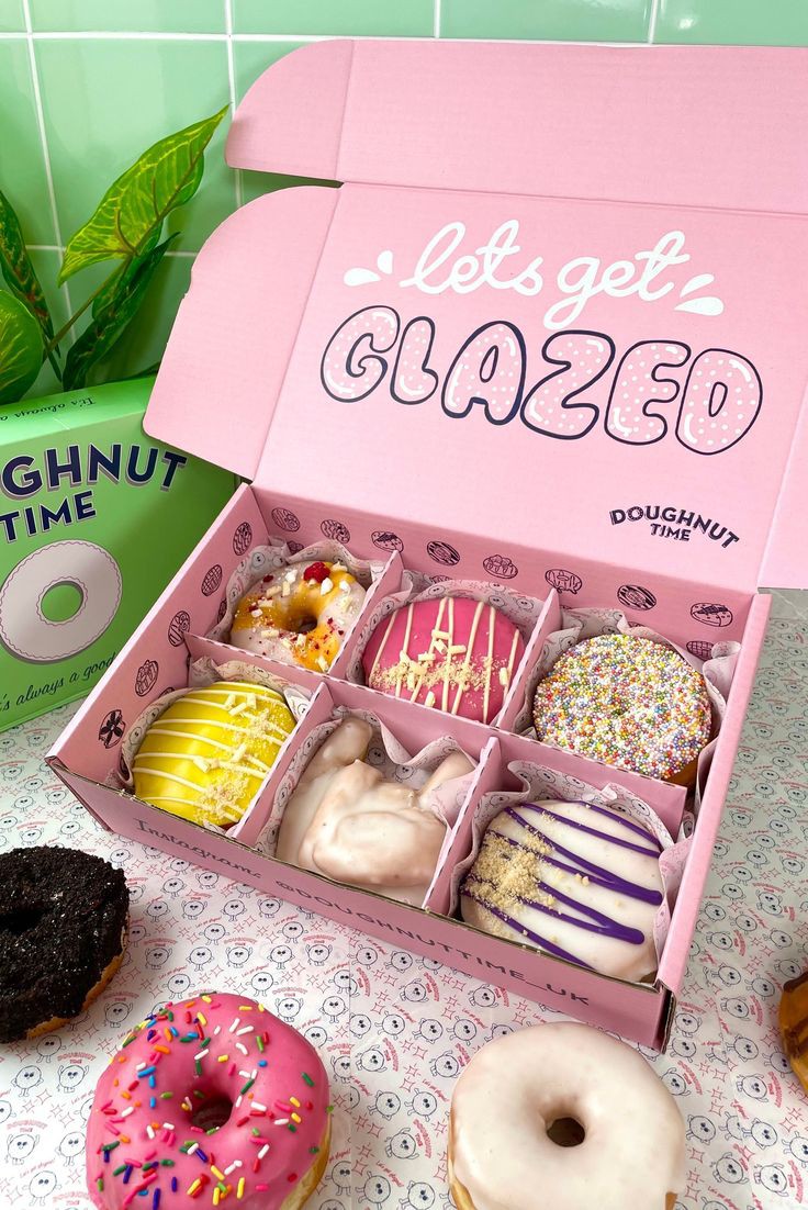 26 Ide/ Contoh Desain Kemasan Donat